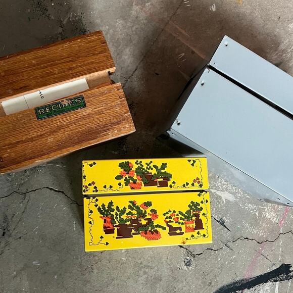 None | Kitchen | Vintages Recipe Box Lot With Recipes Card Inserts 7s ...